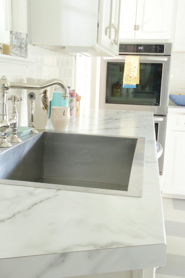 MONDAY MAKEOVER – FORMICA 180x CALACATTA MARBLE COUNTER TOPS – ROUND ...