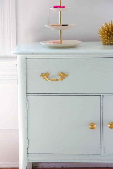MONDAY MAKEOVER – PAINTED SIDETABLES AND SPRING MINT! – My Old Country ...