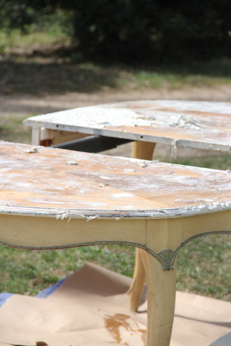 MONDAY MAKEOVER – REFINISHING THE DINING ROOM TABLE