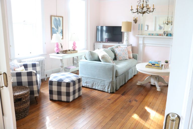 THE RETURN OF THE PINK LIVING ROOM – My Old Country House